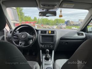 Balts Volkswagen Jetta 2012 Tartu, ar dzinēja tilpumu 1.40 L un nobraukumu 290 tūkst. km par 3500 €, foto 5 vietnē AUTOMOTO.COM.LV