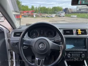 Balts Volkswagen Jetta 2012 Tartu, ar dzinēja tilpumu 1.40 L un nobraukumu 290 tūkst. km par 3500 €, foto 6 vietnē AUTOMOTO.COM.LV