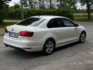 Balts Volkswagen Jetta 2012 Tartu, ar dzinēja tilpumu 1.40 L un nobraukumu 288 tūkst. km par 3600 €, foto 4 vietnē AUTOMOTO.COM.LV