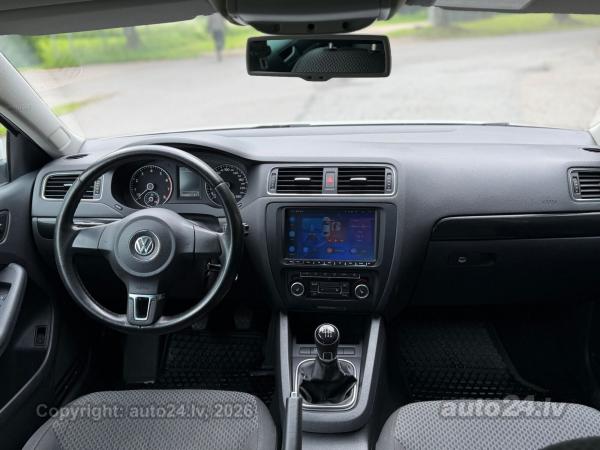 Balts Volkswagen Jetta 2012 Tartu, ar dzinēja tilpumu 1.40 L un nobraukumu 288 tūkst. km par 3600 €, foto 8 vietnē AUTOMOTO.COM.LV