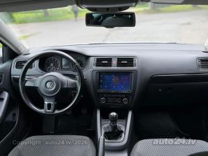 Balts Volkswagen Jetta 2012 Tartu, ar dzinēja tilpumu 1.40 L un nobraukumu 288 tūkst. km par 3600 €, foto 9 vietnē AUTOMOTO.COM.LV
