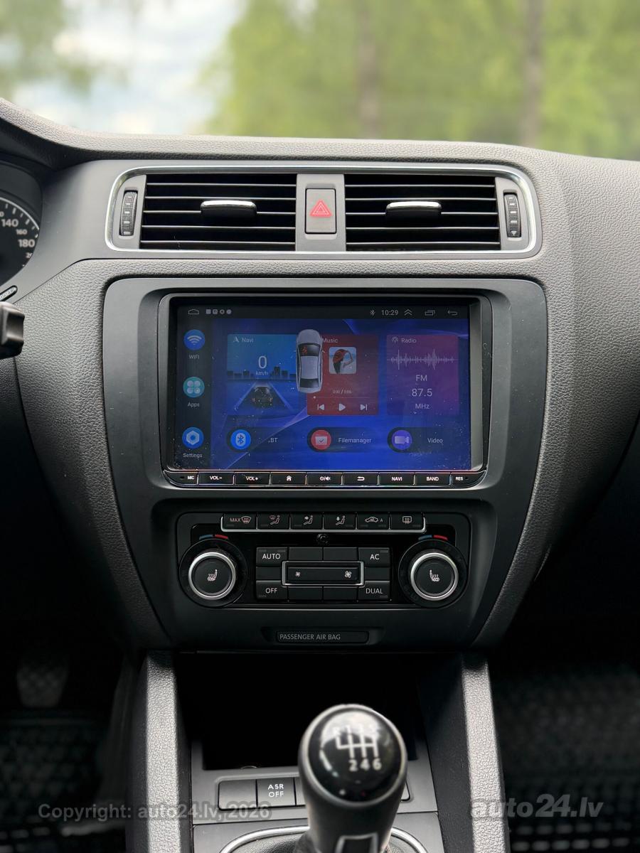 Balts Volkswagen Jetta 2012 Tartu, ar dzinēja tilpumu 1.40 L un nobraukumu 288 tūkst. km par 3600 €, foto 10 vietnē AUTOMOTO.COM.LV