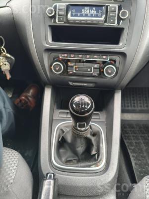 Balts Volkswagen Jetta 2012 Rīga, ar dzinēja tilpumu 1.20 L un nobraukumu 251 tūkst. km par 3500 €, foto 15 vietnē AUTOMOTO.COM.LV