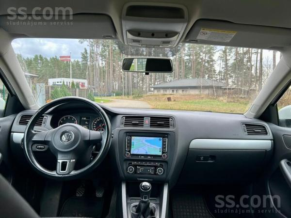 Balts Volkswagen Jetta 2012 Rīga, ar dzinēja tilpumu 1.20 L un nobraukumu 180 tūkst. km par 4800 €, foto 7 vietnē AUTOMOTO.COM.LV
