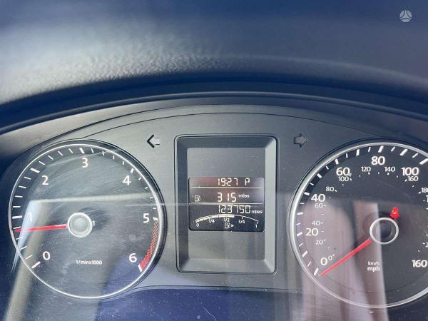 Volkswagen Jetta 2012 Viļņa vietnē Balts Volkswagen Jetta 2012 Viļņa, ar dzinēja tilpumu 1.97 L un nobraukumu 210 tūkst. km par 3500 €, foto 8 vietnē AUTOMOTO.COM.LV