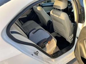 White Volkswagen Jetta 2012 in Vilnius, with an engine capacity of 1.97 L and mileage of 210 thousand km for 3500 €, photo 16 on AUTOMOTO.COM.LV