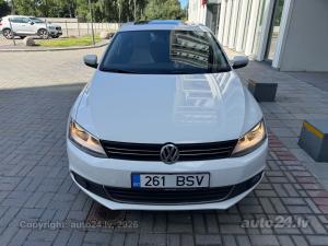 Balts Volkswagen Jetta 2013 Tallina, ar dzinēja tilpumu 0.00 L un nobraukumu 99 tūkst. km par 3900 €, foto 3 vietnē AUTOMOTO.COM.LV