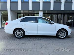 Balts Volkswagen Jetta 2013 Tallina, ar dzinēja tilpumu 0.00 L un nobraukumu 99 tūkst. km par 3900 €, foto 5 vietnē AUTOMOTO.COM.LV