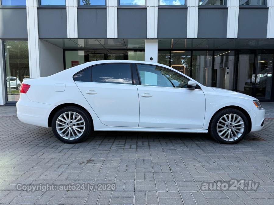 Balts Volkswagen Jetta 2013 Tallina, ar dzinēja tilpumu 0.00 L un nobraukumu 99 tūkst. km par 3900 €, foto 5 vietnē AUTOMOTO.COM.LV