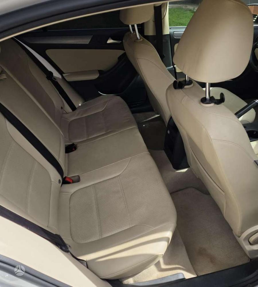 Balts Volkswagen Jetta 2013 Klaipėda, ar dzinēja tilpumu 1.97 L un nobraukumu 157 tūkst. km par 5900 €, foto 6 vietnē AUTOMOTO.COM.LV
