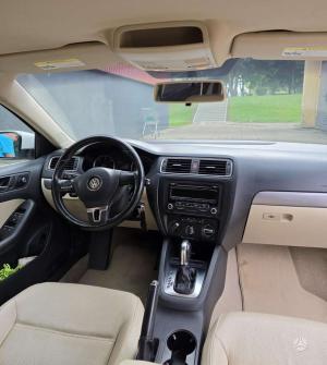 Balts Volkswagen Jetta 2013 Klaipėda, ar dzinēja tilpumu 1.97 L un nobraukumu 157 tūkst. km par 5900 €, foto 7 vietnē AUTOMOTO.COM.LV