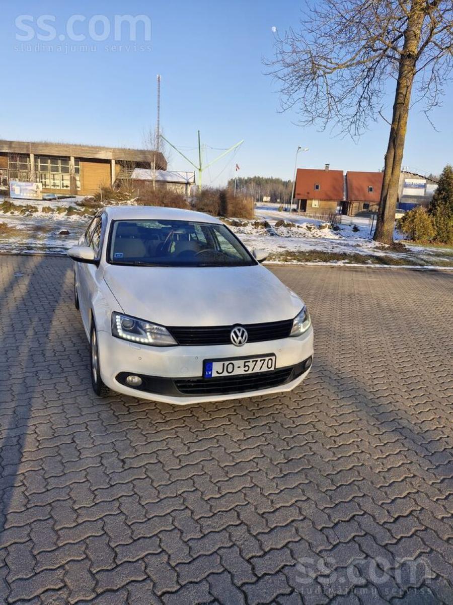Balts Volkswagen Jetta 2014 Valmiera, ar dzinēja tilpumu 1.40 L un nobraukumu 284 tūkst. km par 4200 €, foto 6 vietnē AUTOMOTO.COM.LV