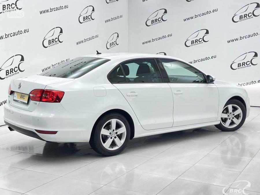 Balts Volkswagen Jetta 2014 Avižieniai, ar dzinēja tilpumu 1.40 L un nobraukumu 183 tūkst. km par 6600 €, foto 2 vietnē AUTOMOTO.COM.LV
