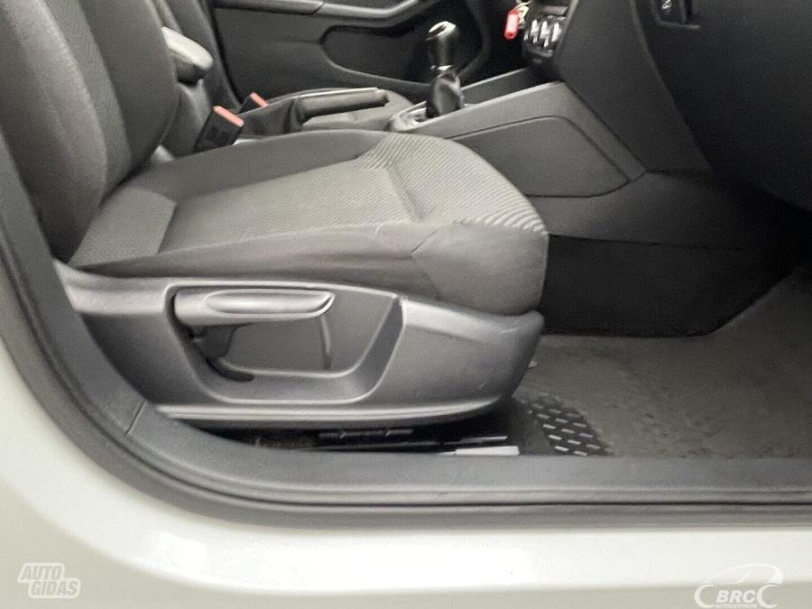 Balts Volkswagen Jetta 2014 Avižieniai, ar dzinēja tilpumu 1.40 L un nobraukumu 183 tūkst. km par 6600 €, foto 6 vietnē AUTOMOTO.COM.LV
