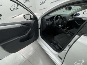White Volkswagen Jetta 2014 in Vilnius, with an engine capacity of 1.39 L and mileage of 183 thousand km for 6400 €, photo 20 on AUTOMOTO.COM.LV