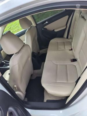 Balts Volkswagen Jetta 2014 Kauņa, ar dzinēja tilpumu 1.80 L un nobraukumu 277 tūkst. km par 2300 €, foto 9 vietnē AUTOMOTO.COM.LV