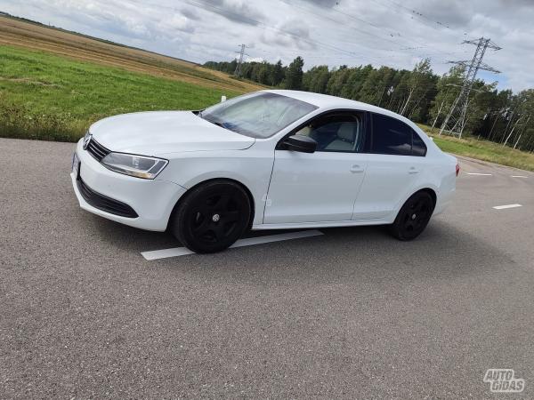 Фольксваген Джетта 2014 в Каунас на AUTOMOTO.COM.LV Белый Фольксваген Джетта 2014 в Каунас, объемом двигателя 1.80 л и пробегом 277 тыс. км за 2300 €, фото 4 на AUTOMOTO.COM.LV