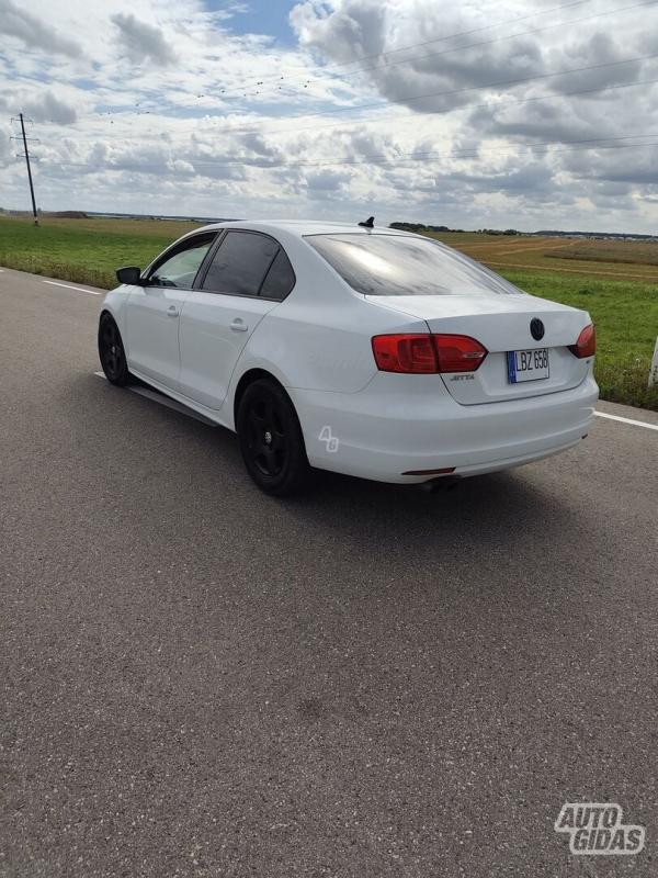 Фольксваген Джетта 2014 в Каунас на AUTOMOTO.COM.LV Белый Фольксваген Джетта 2014 в Каунас, объемом двигателя 1.80 л и пробегом 277 тыс. км за 2300 €, фото 7 на AUTOMOTO.COM.LV