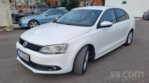 White Volkswagen Jetta 2014 in Riga, with an engine capacity of 1.40 L and mileage of 178 thousand km for 4000 €, photo  on AUTOMOTO.COM.LV