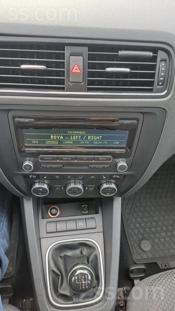 Balts Volkswagen Jetta 2014 Rīga, ar dzinēja tilpumu 1.40 L un nobraukumu 178 tūkst. km par 4000 €, foto 11 vietnē AUTOMOTO.COM.LV