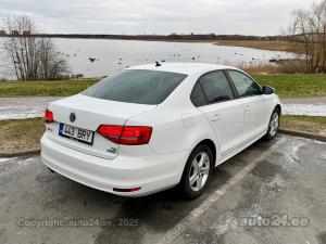 Balts Volkswagen Jetta 2015 Tallina, ar dzinēja tilpumu 1.40 L un nobraukumu 125 tūkst. km par 4999 €, foto 3 vietnē AUTOMOTO.COM.LV