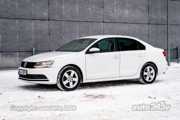 Balts Volkswagen Jetta 2015 Tallina, ar dzinēja tilpumu 1.40 L un nobraukumu 125 tūkst. km par 7999 €, foto 4 vietnē AUTOMOTO.COM.LV