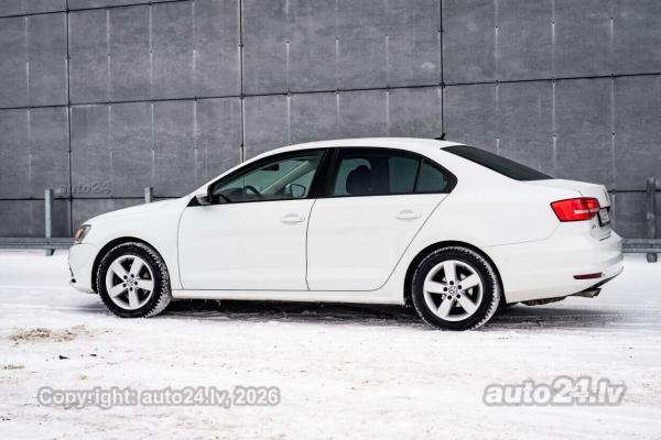 Balts Volkswagen Jetta 2015 Tallina, ar dzinēja tilpumu 1.40 L un nobraukumu 125 tūkst. km par 7999 €, foto 6 vietnē AUTOMOTO.COM.LV