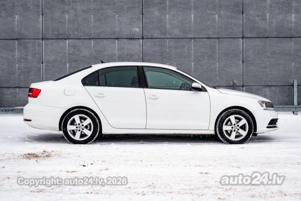 Balts Volkswagen Jetta 2015 Tallina, ar dzinēja tilpumu 1.40 L un nobraukumu 125 tūkst. km par 7999 €, foto 8 vietnē AUTOMOTO.COM.LV
