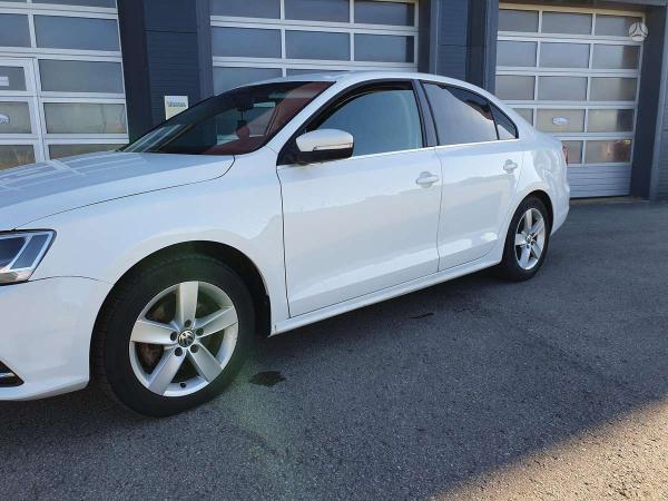 Balts Volkswagen Jetta 2015 Panevēža, ar dzinēja tilpumu 1.97 L un nobraukumu 272 tūkst. km par 6250 €, foto 7 vietnē AUTOMOTO.COM.LV