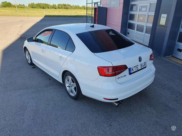 Balts Volkswagen Jetta 2015 Panevēža, ar dzinēja tilpumu 1.97 L un nobraukumu 272 tūkst. km par 6250 €, foto 8 vietnē AUTOMOTO.COM.LV