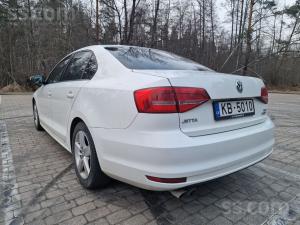 Белый Фольксваген Джетта 2015 в Рига, объемом двигателя 2.00 л и пробегом 173 тыс. км за 6690 €, фото 3 на AUTOMOTO.COM.LV