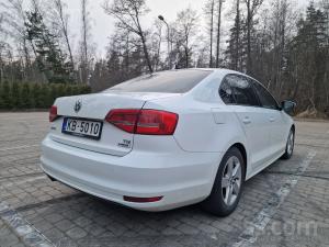 Белый Фольксваген Джетта 2015 в Рига, объемом двигателя 2.00 л и пробегом 173 тыс. км за 6690 €, фото 4 на AUTOMOTO.COM.LV