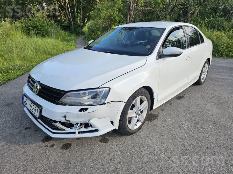 Balts Volkswagen Jetta 2015 Rīga, ar dzinēja tilpumu 2.00 L un nobraukumu 247 tūkst. km par 3300 €, foto 1 vietnē AUTOMOTO.COM.LV