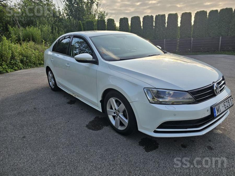 Balts Volkswagen Jetta 2015 Rīga, ar dzinēja tilpumu 2.00 L un nobraukumu 247 tūkst. km par 3300 €, foto 3 vietnē AUTOMOTO.COM.LV