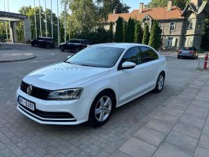 White Volkswagen Jetta 2015 in Vilnius, with an engine capacity of 1.97 L and mileage of 252 thousand km for 5200 €, photo  on AUTOMOTO.COM.LV