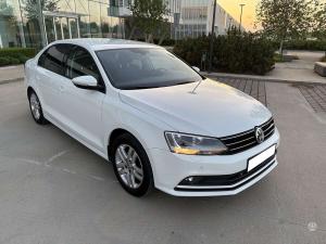 White Volkswagen Jetta 2015 in Vilnius, with an engine capacity of 1.97 L and mileage of 153 thousand km for 7200 €, photo  on AUTOMOTO.COM.LV