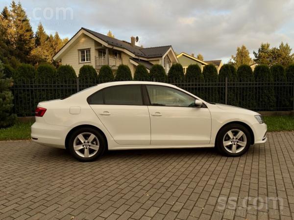 Balts Volkswagen Jetta 2015 Rīga, ar dzinēja tilpumu 2.00 L un nobraukumu 170 tūkst. km par 6500 €, foto 6 vietnē AUTOMOTO.COM.LV