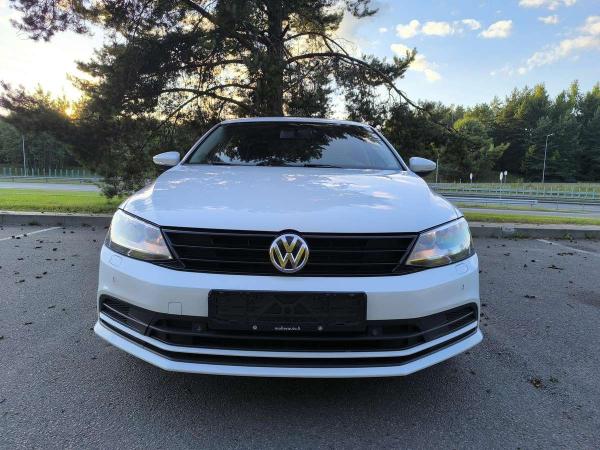 Balts Volkswagen Jetta 2016 Viļņa, ar dzinēja tilpumu 1.40 L un nobraukumu 135 tūkst. km par 6800 €, foto 2 vietnē AUTOMOTO.COM.LV