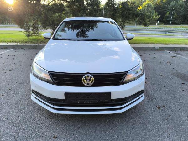 Balts Volkswagen Jetta 2016 Viļņa, ar dzinēja tilpumu 1.40 L un nobraukumu 135 tūkst. km par 6800 €, foto 3 vietnē AUTOMOTO.COM.LV