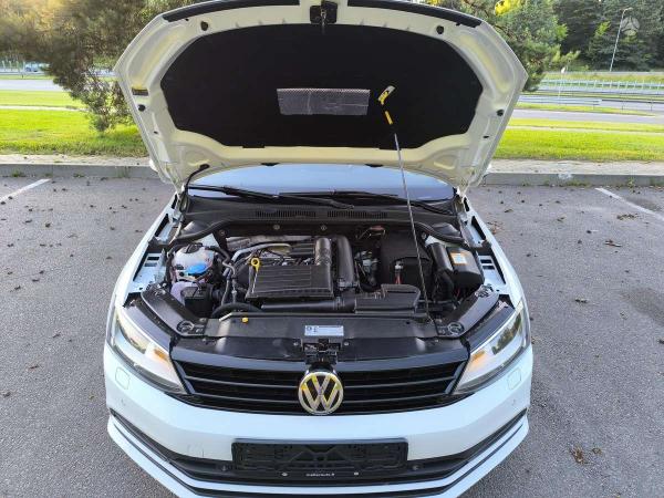 Balts Volkswagen Jetta 2016 Viļņa, ar dzinēja tilpumu 1.40 L un nobraukumu 135 tūkst. km par 6800 €, foto 5 vietnē AUTOMOTO.COM.LV