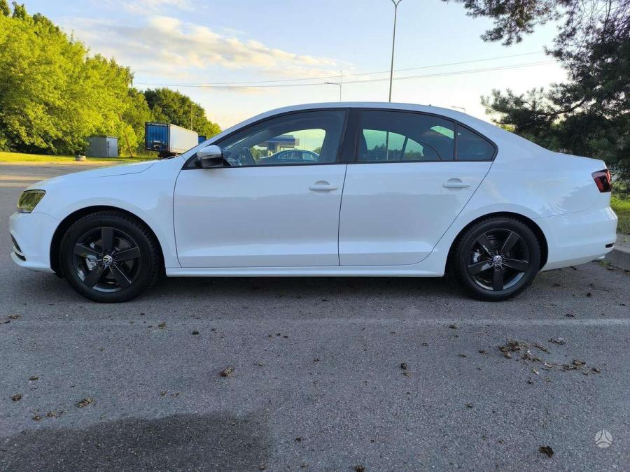 Balts Volkswagen Jetta 2016 Viļņa, ar dzinēja tilpumu 1.40 L un nobraukumu 135 tūkst. km par 6800 €, foto 10 vietnē AUTOMOTO.COM.LV