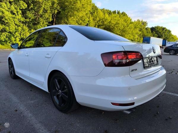 Balts Volkswagen Jetta 2016 Viļņa, ar dzinēja tilpumu 1.40 L un nobraukumu 135 tūkst. km par 6800 €, foto 10 vietnē AUTOMOTO.COM.LV