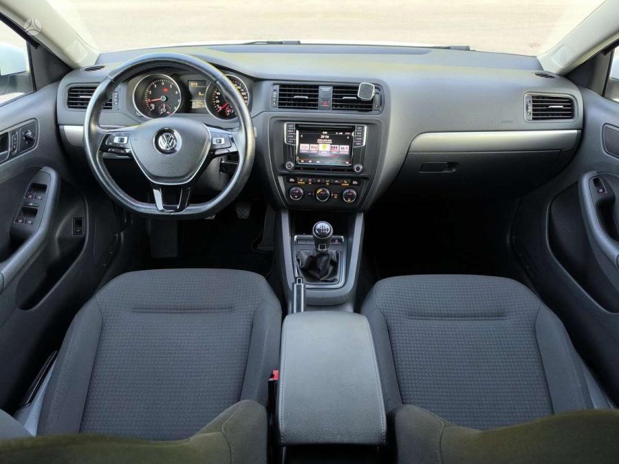Balts Volkswagen Jetta 2016 Viļņa, ar dzinēja tilpumu 1.40 L un nobraukumu 135 tūkst. km par 6800 €, foto 16 vietnē AUTOMOTO.COM.LV