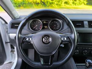 Balts Volkswagen Jetta 2016 Viļņa, ar dzinēja tilpumu 1.40 L un nobraukumu 135 tūkst. km par 6800 €, foto 18 vietnē AUTOMOTO.COM.LV