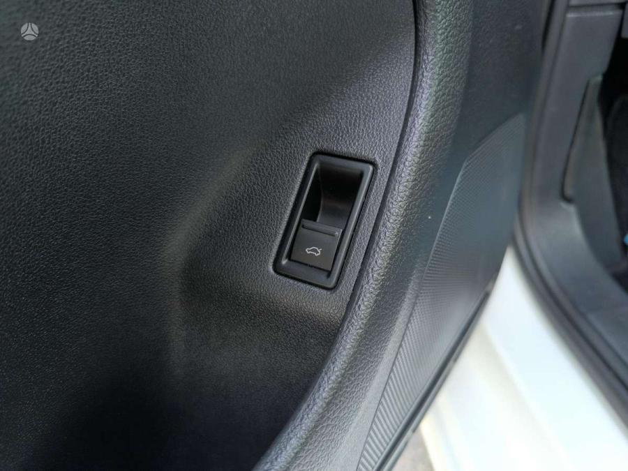 Balts Volkswagen Jetta 2016 Viļņa, ar dzinēja tilpumu 1.40 L un nobraukumu 135 tūkst. km par 6800 €, foto 27 vietnē AUTOMOTO.COM.LV