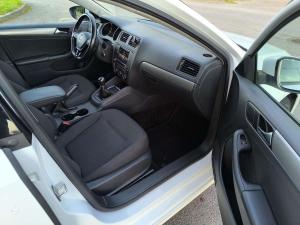 Balts Volkswagen Jetta 2016 Viļņa, ar dzinēja tilpumu 1.40 L un nobraukumu 135 tūkst. km par 6800 €, foto 34 vietnē AUTOMOTO.COM.LV