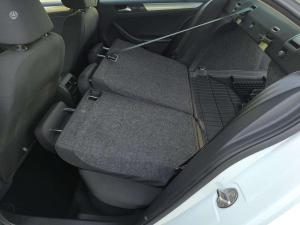 Balts Volkswagen Jetta 2016 Viļņa, ar dzinēja tilpumu 1.40 L un nobraukumu 135 tūkst. km par 6800 €, foto 46 vietnē AUTOMOTO.COM.LV