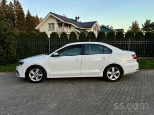 Белый Фольксваген Джетта 2016 в Рига, объемом двигателя 2.00 л и пробегом 190 тыс. км за 5990 €, фото 9 на AUTOMOTO.COM.LV