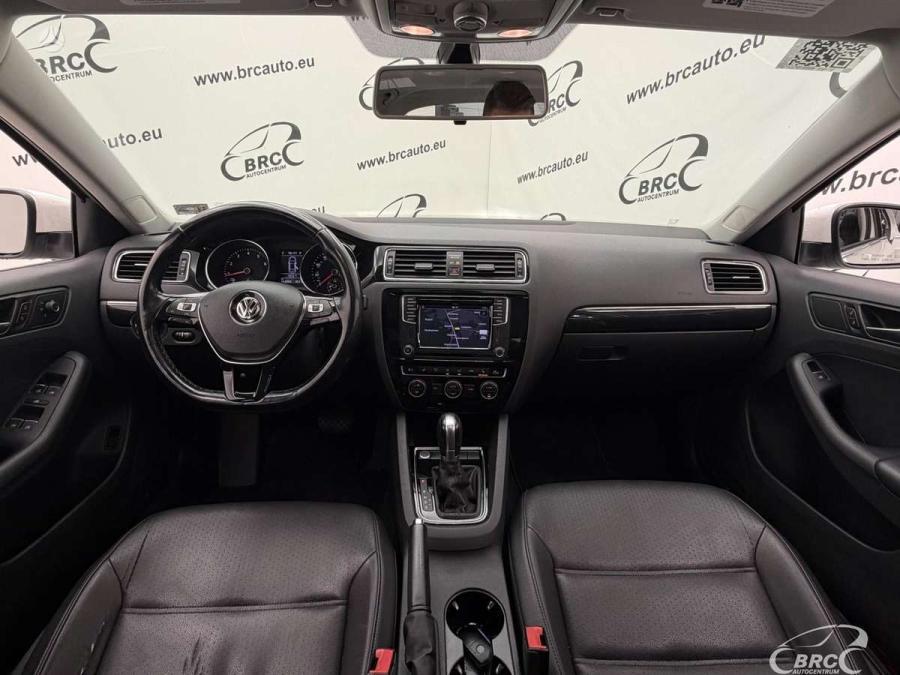 Balts Volkswagen Jetta 2017 Viļņa, ar dzinēja tilpumu 1.80 L un nobraukumu 163 tūkst. km par 6300 €, foto 4 vietnē AUTOMOTO.COM.LV