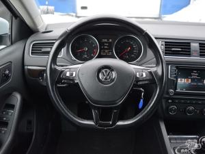 White Volkswagen Jetta 2017 in Riga, with an engine capacity of 1.40 L and mileage of 125 thousand km for 6900 €, photo 10 on AUTOMOTO.COM.LV